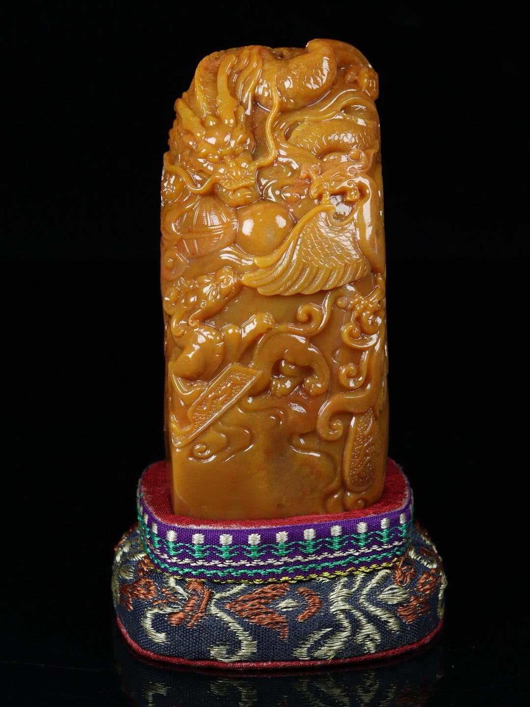 Exquisite and Rare Hand-carved Tianhuang Stone Dragon Playing With a ...
