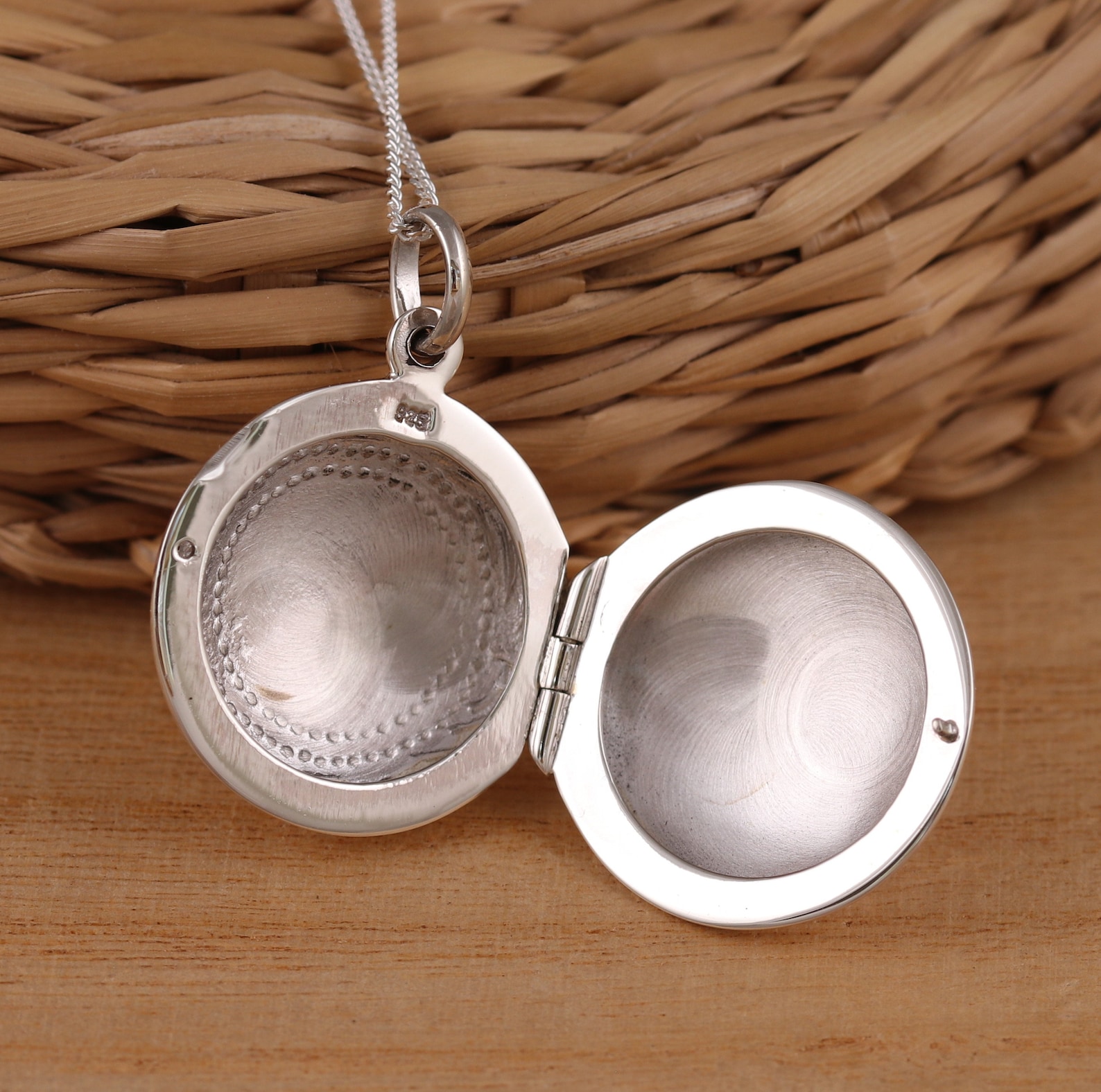 Solid 925 Sterling Silver Engraved Round Photo Locket Pendant Necklace ...