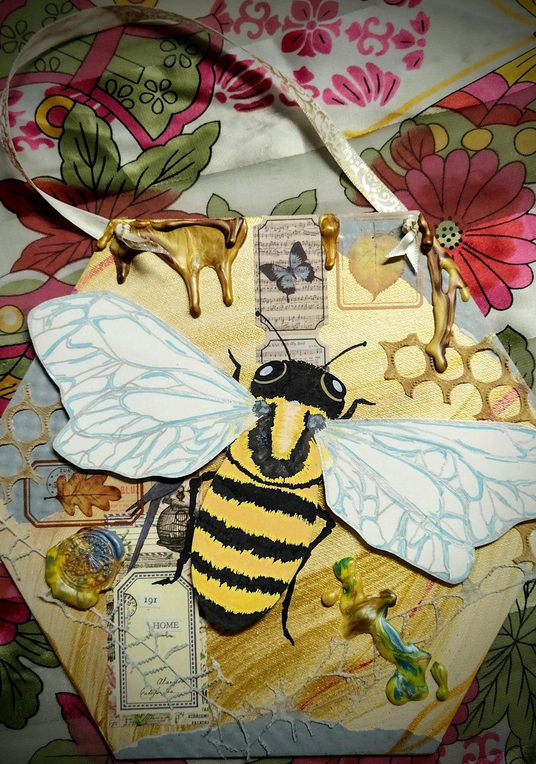 Bee Wall Art - Hand Made, Mixed Media, Scrap Book, 3D Hanging Art - Etsy