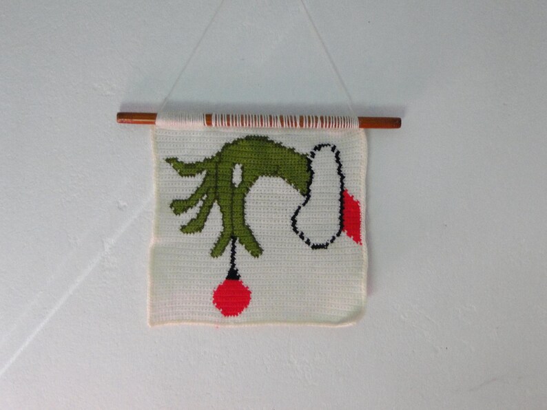 Grinch Hand Wallhanging Crochet Pattern - Etsy