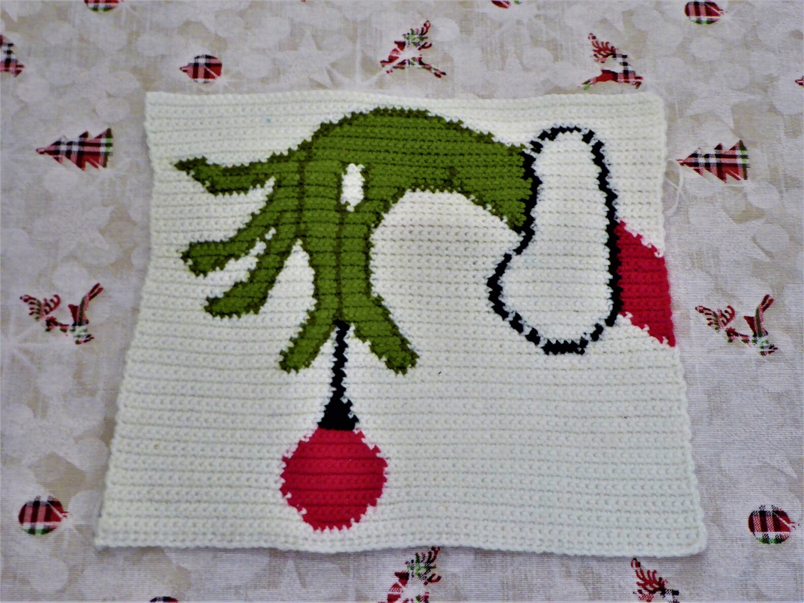 Grinch Hand Wallhanging Crochet Pattern - Etsy