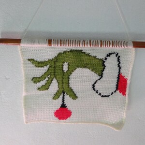 Grinch Hand Wallhanging Crochet Pattern - Etsy