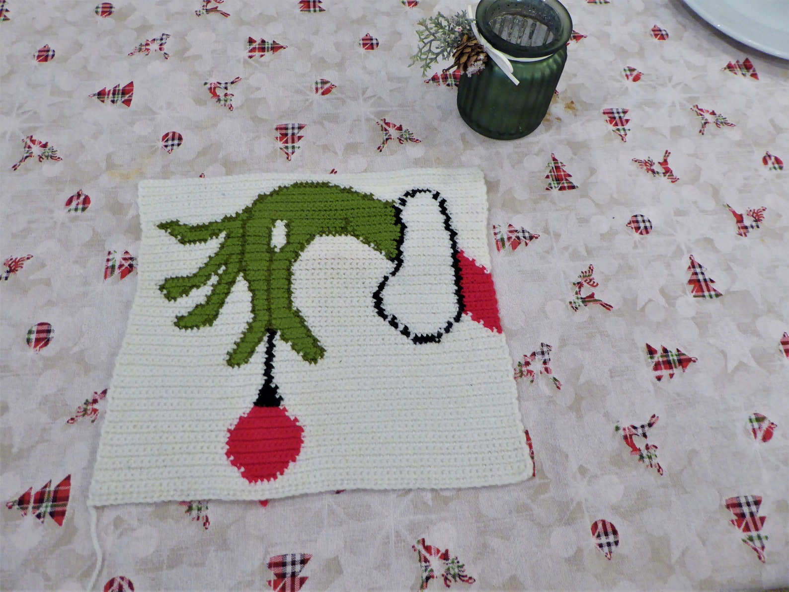 Grinch Hand Wallhanging Crochet Pattern - Etsy