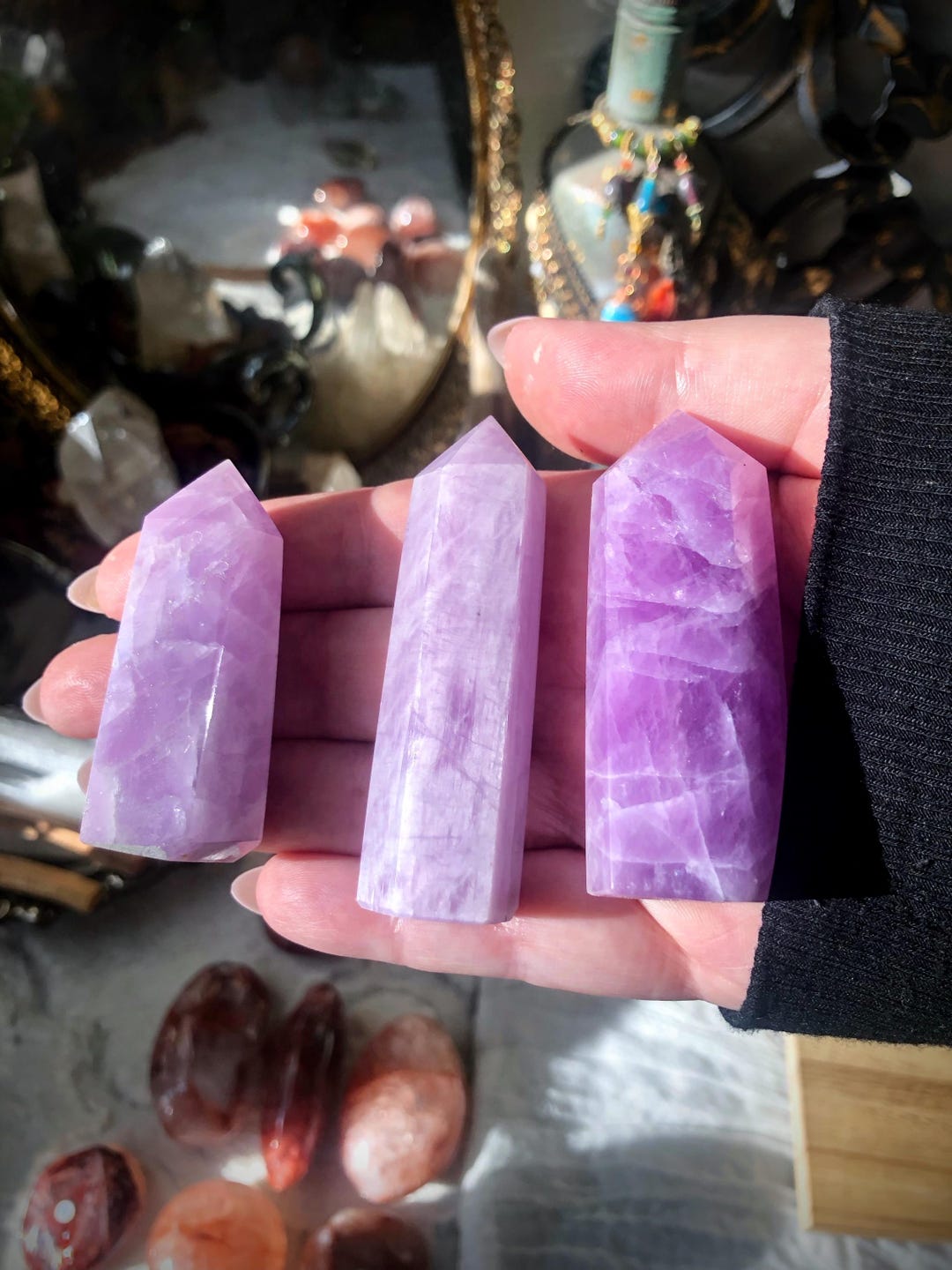 Une tour de kunzite réactive aux UV de haute qualité, tour de kunzite ...