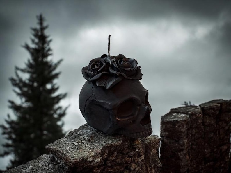 Black Gothic Skull Candle With Roses – Dark Aesthetic Home Decor ...