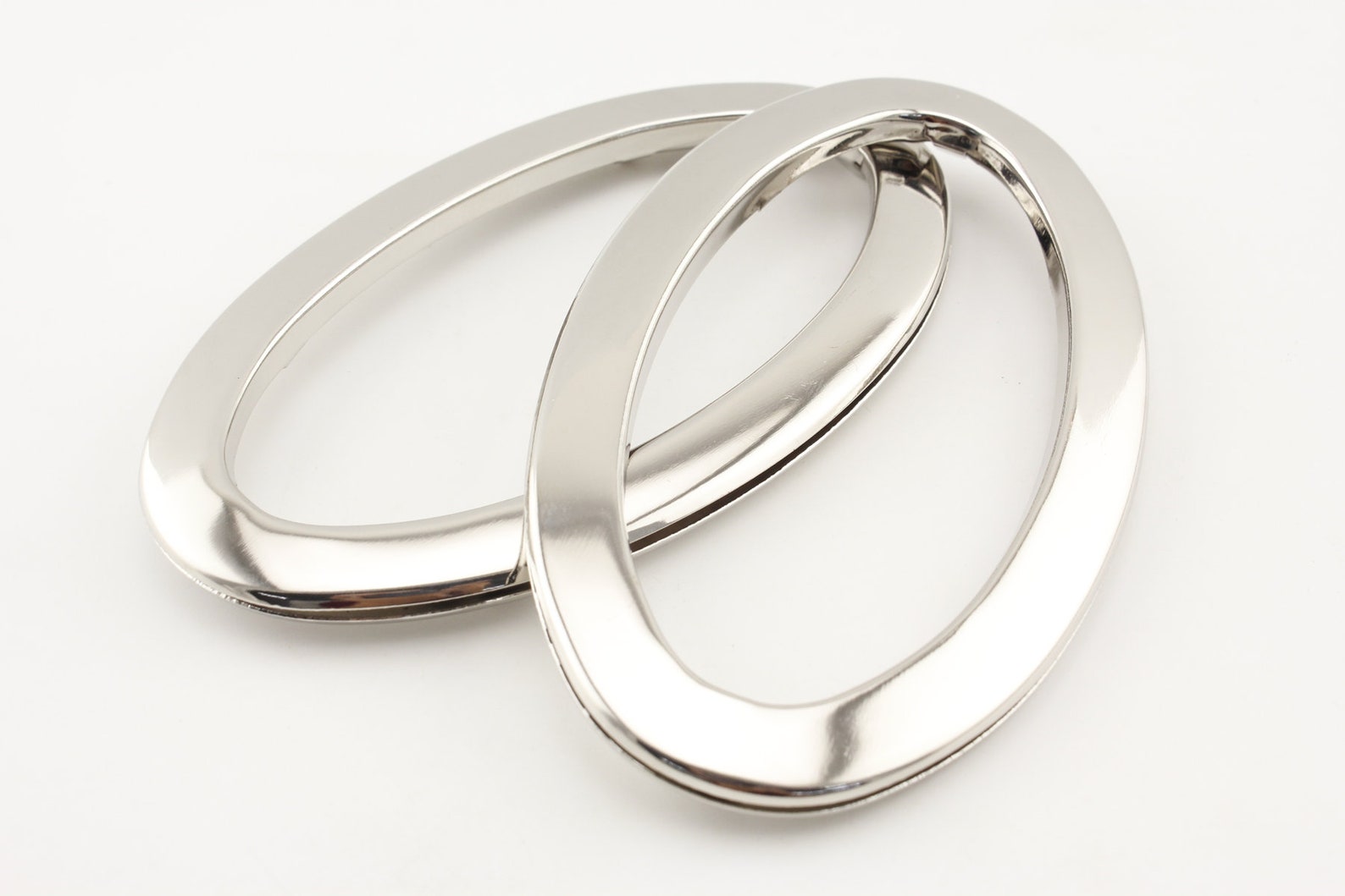 A Pair of 10cm 4 Inch Inch Metal Oval Oblong Cut Out Grommet Purse ...