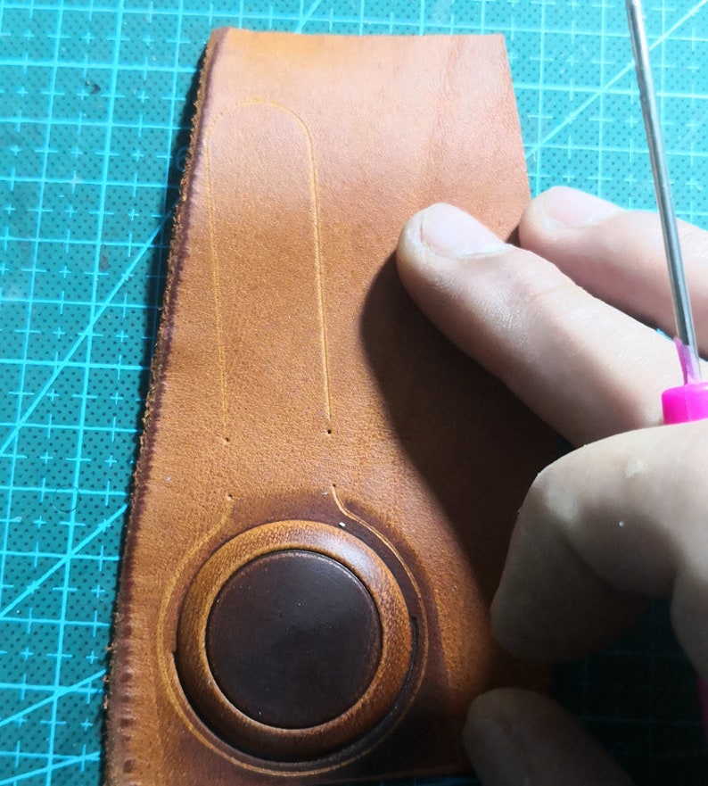 AirTag Case Mold for Wet Leather Shaping Forming Mold Tool for AirTag ...