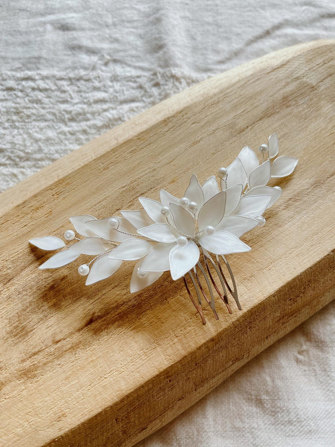 White Floral Hair Comb With Translucent Resin Leaves and Pearls ...