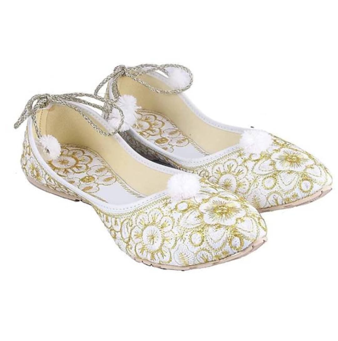 Handmade Punjabi Jutti: Embroidered Leather Women's Shoes - Etsy