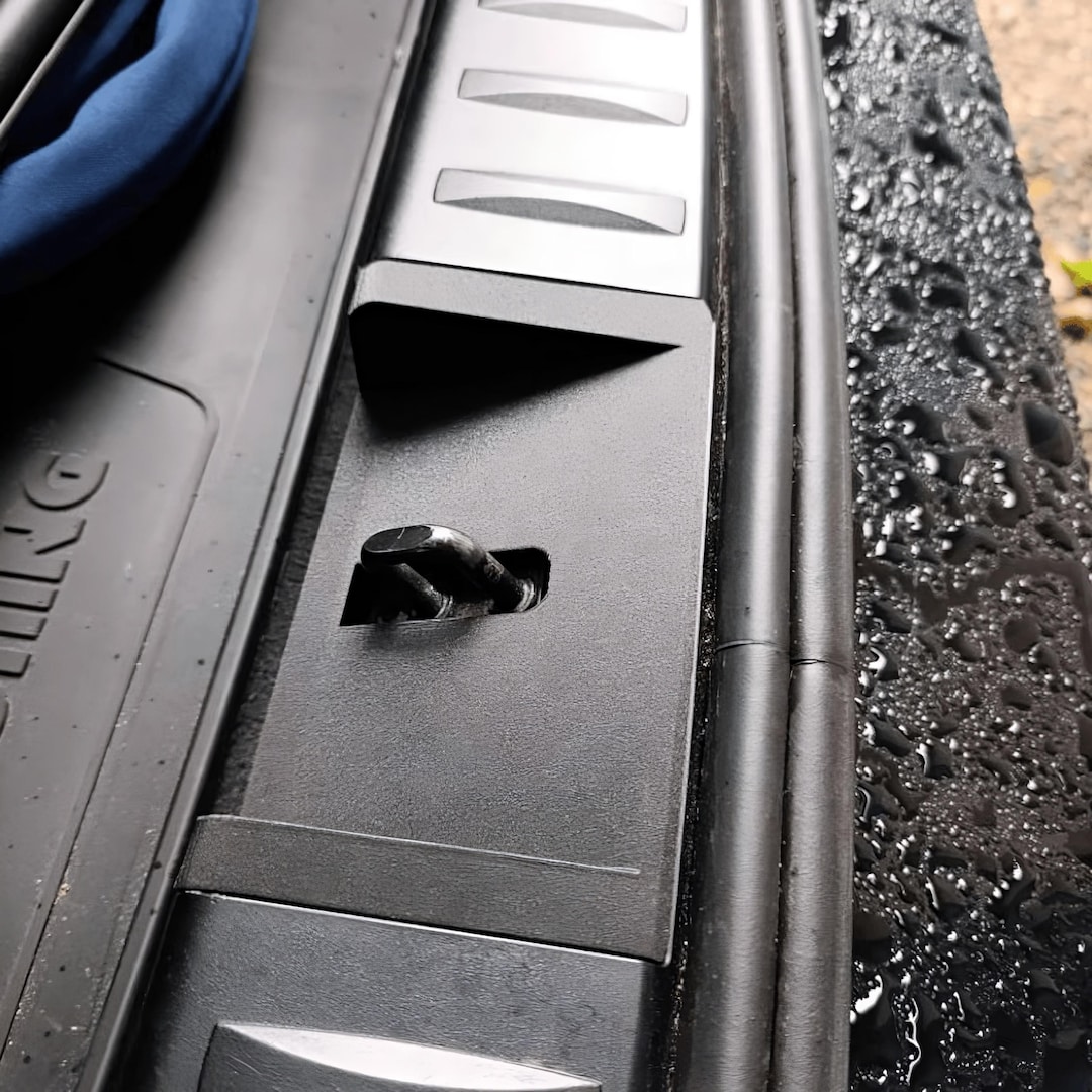 BMW E91 Touring Trunk Latch Cover Lock Panel Cap Trim 51479142417 ...