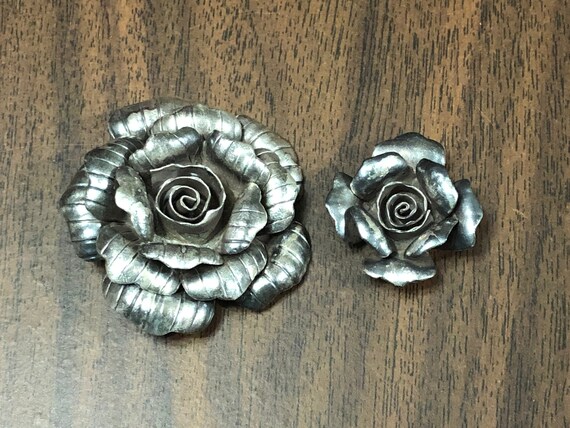 Mother Daughter Mystery Metal Pendants - Gem Mother Daughter Mystery Metal Pendants - Gem