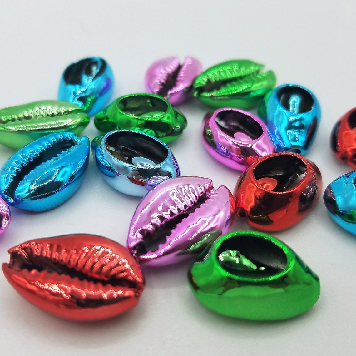 20 Plated Cowrie Shell Beads, Multicolor Metallic Jewelry Making - Etsy