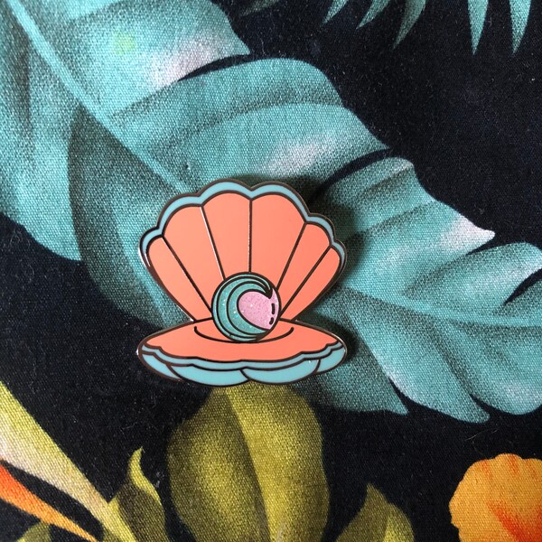 Seashell Pin - Etsy