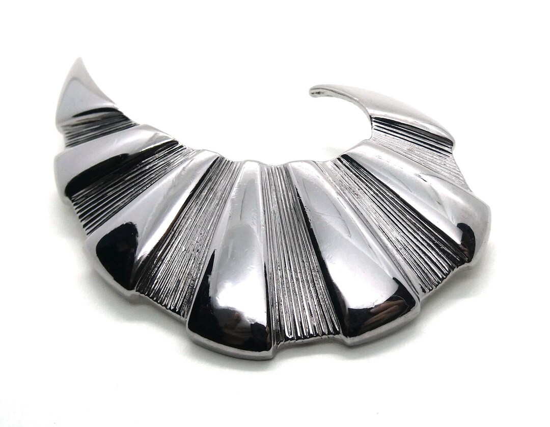 Vintage MJ ENTERPRISES Large Silver Crescent-shaped Swirl Brooch - Etsy