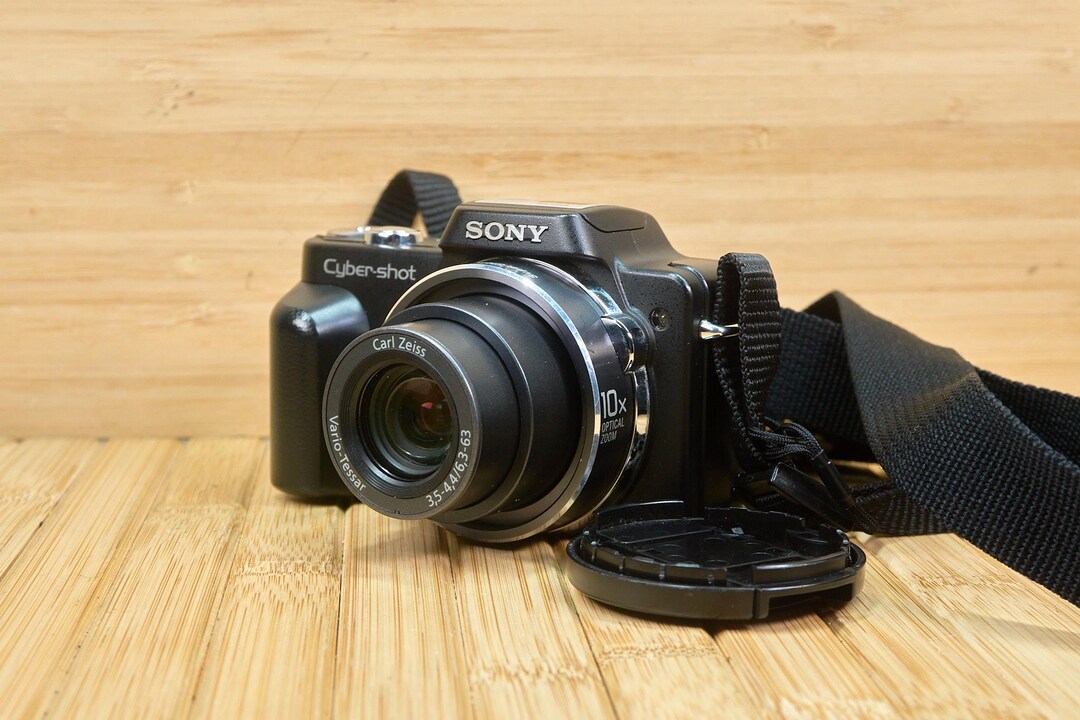 Sony Cybershot DSC-H3 8.1 MP Digital Camera, With 10x Optical Zoom ...