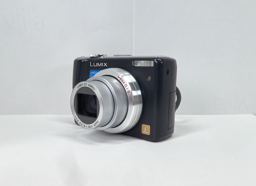 Panasonic Lumix DMC-LZ7 7.2MP Digital Camera, 6x Optical Zoom, MEGA O.I.S. Optical Image ...