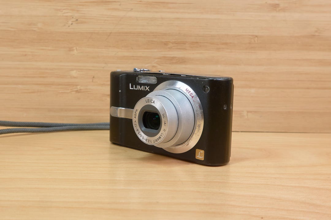 Panasonic Lumix DMC-FX12 7.2 MP Digital Camera, With 3x Optical Zoom ...