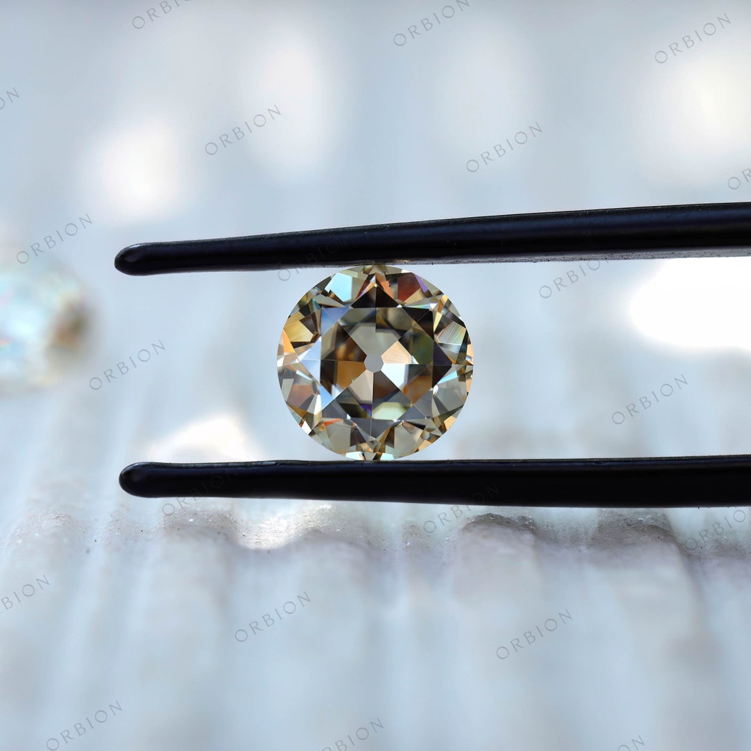 1.60 CT OEC Round Light Champagne Moissanite, Loose Gemstone - Etsy