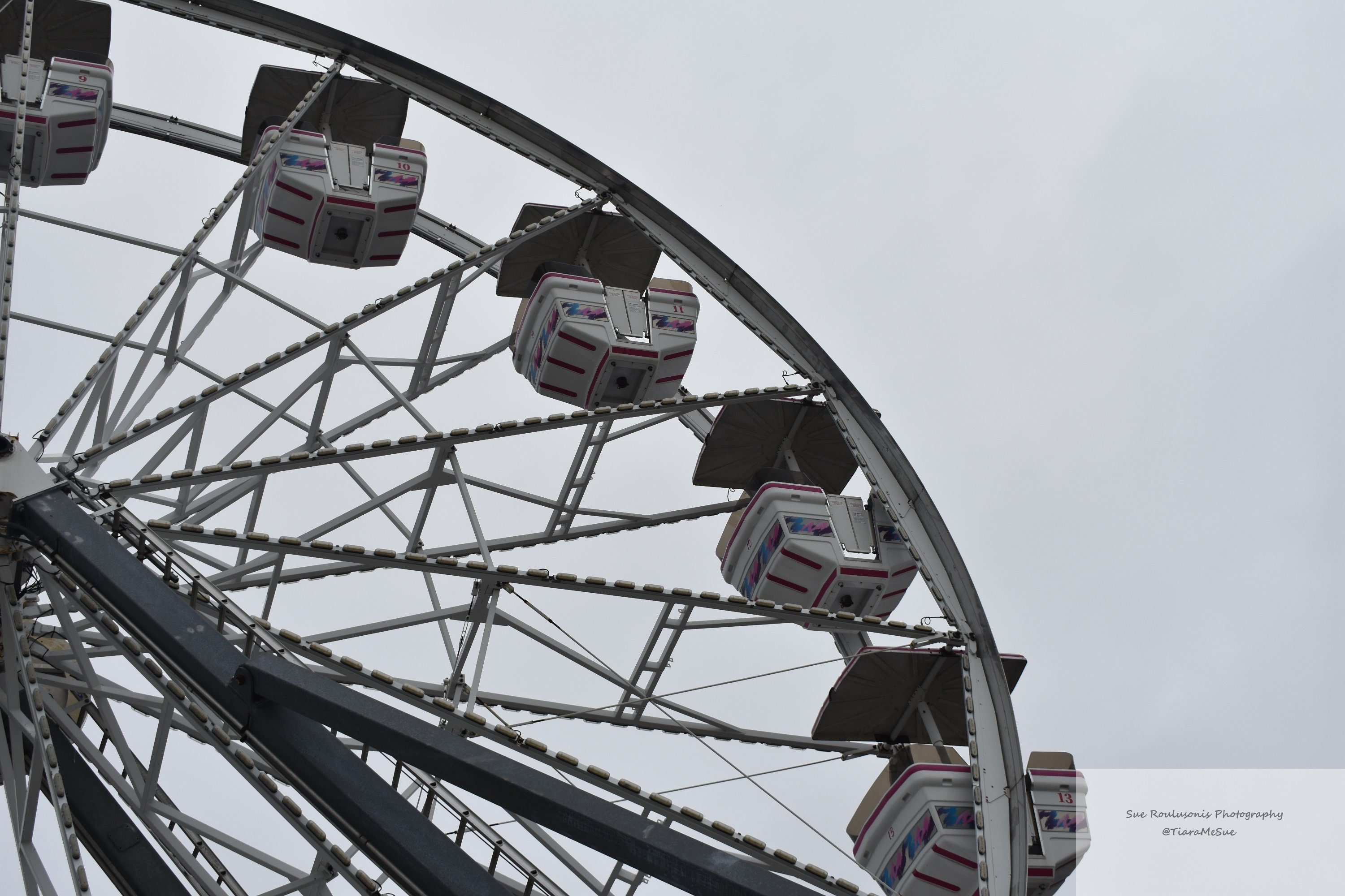 Batch 2 Digital Photos Gray Sky Ferris Wheel / Printable Photo Wall Art ...