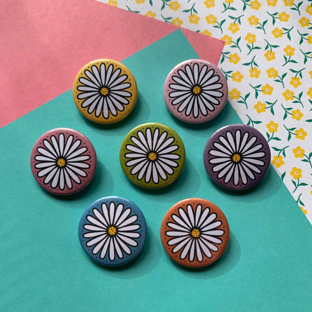 Daisy Illustrated 25mm Pin Button Badges Various Colours - Etsy UK