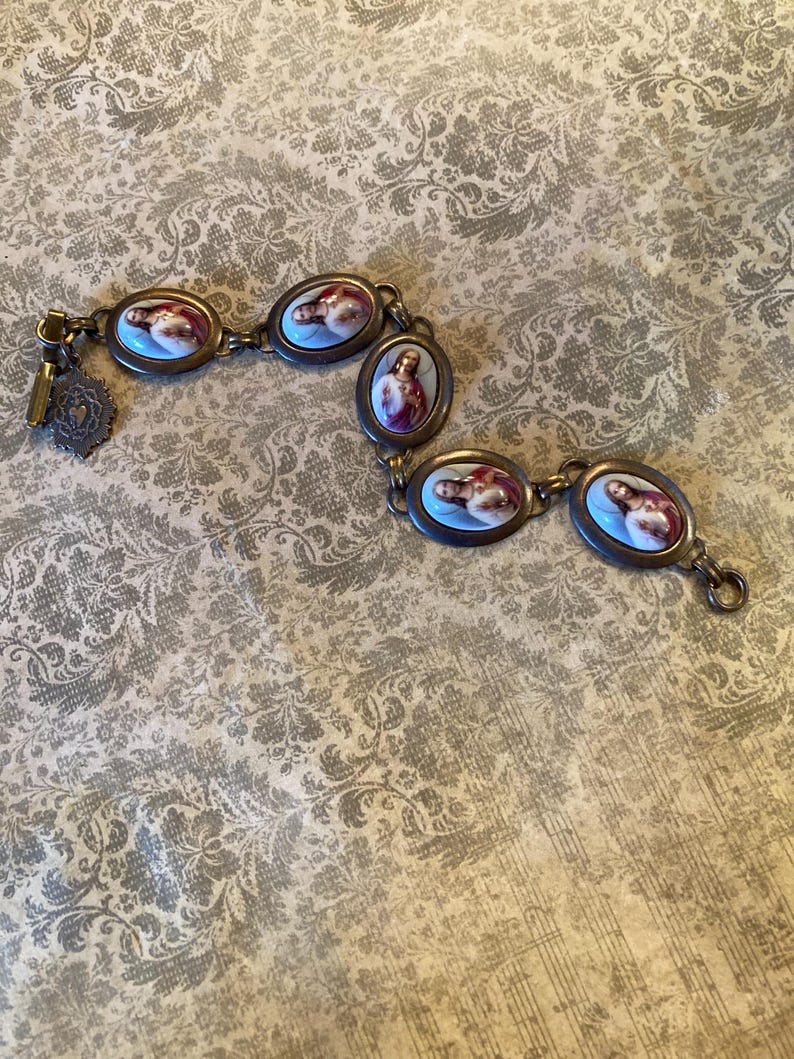 Sacred Heart of Jesus Link Bracelet - Etsy