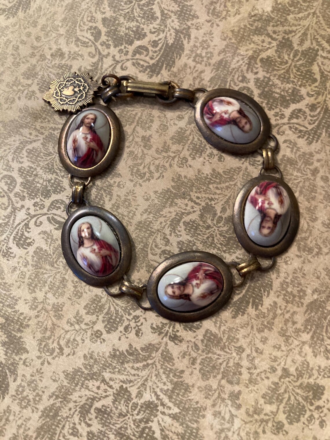 Sacred Heart of Jesus Link Bracelet - Etsy