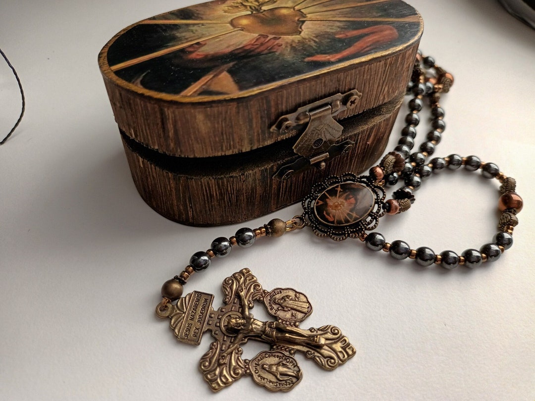 Rosary With Box of the 7 Sorrows of Mary and Crucifix of Forgiveness ...
