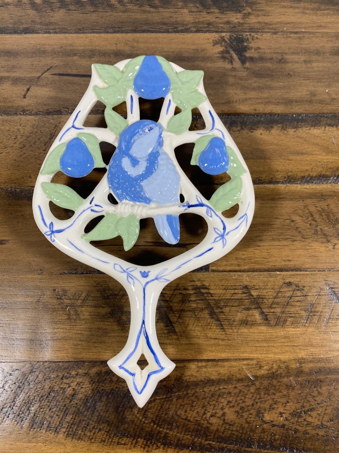 Ceramic Country Blue Bird with Pears Footed Trivet - Etsy.de
