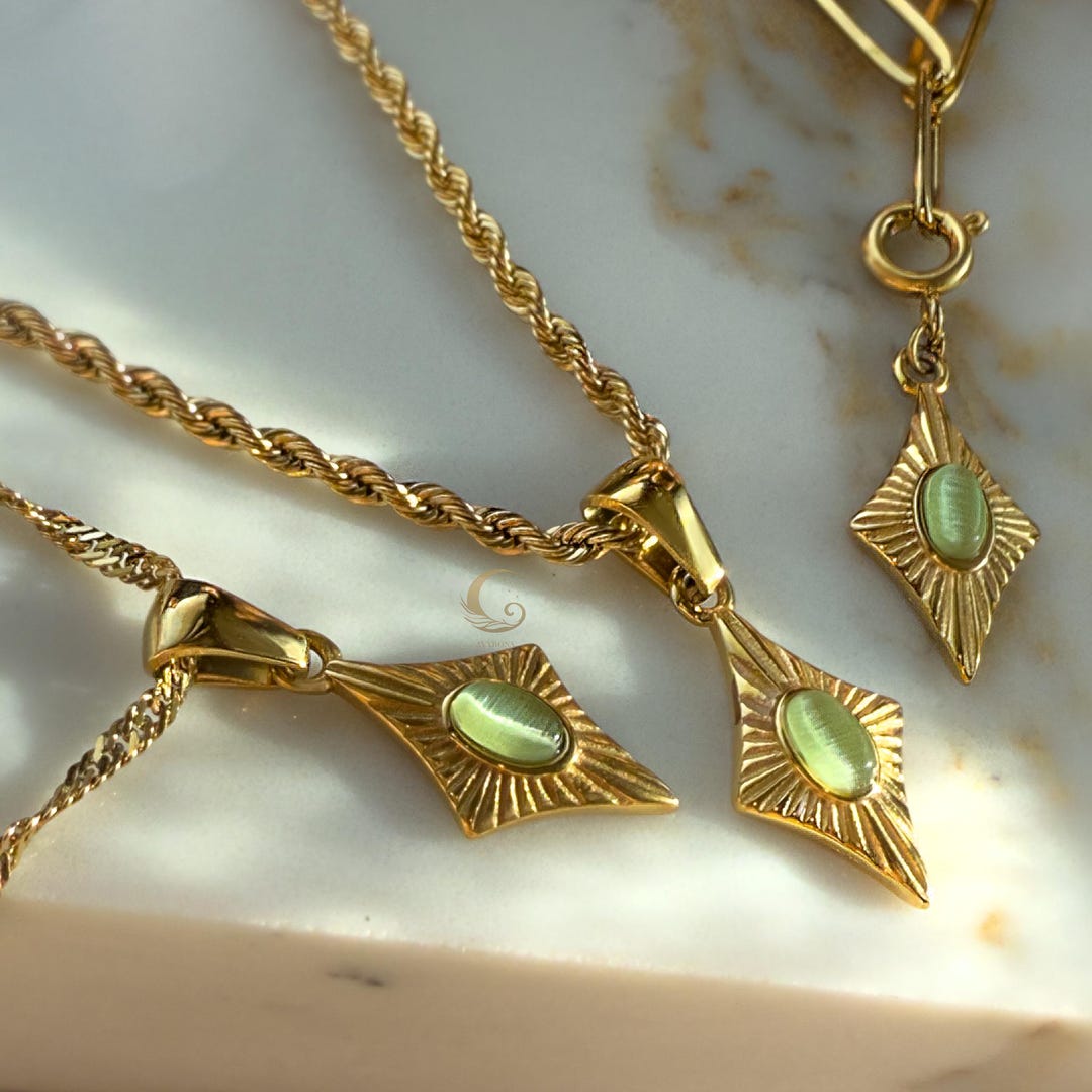 Green Cat Eye Stone Necklace in Gold – Vintage Style Amulet Pendant ...