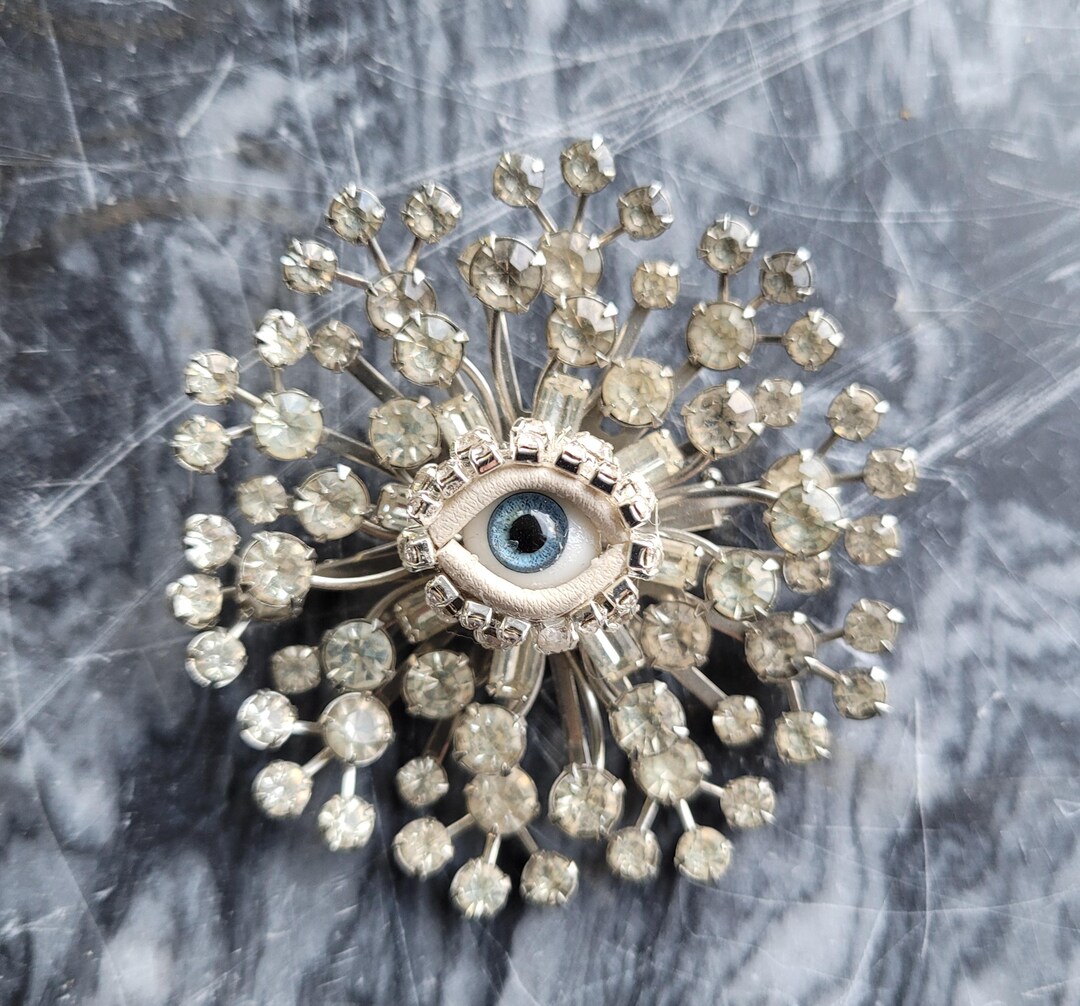Queen Ann's Lace Wink - Lovely Vintage Brooch. Striking Mixed Media Art ...
