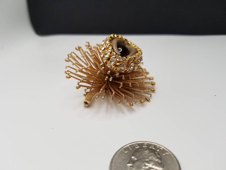 Sea Urchin Wink - Gold Tone Eyeball Brooch Pin - Etsy