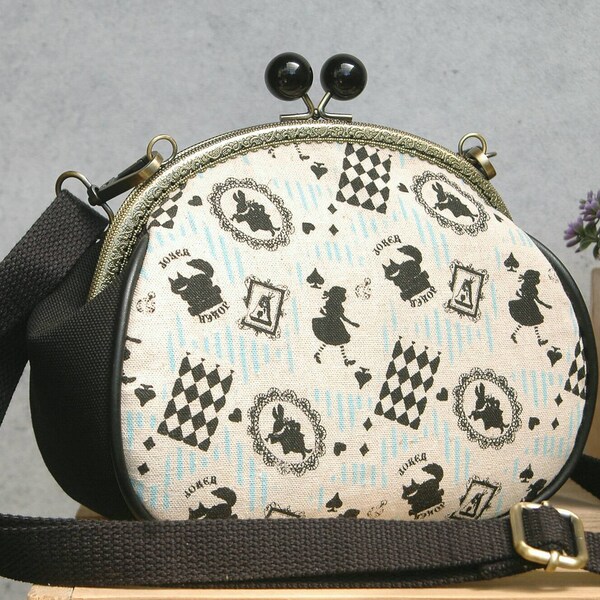 Kiss Lock Purse - Etsy