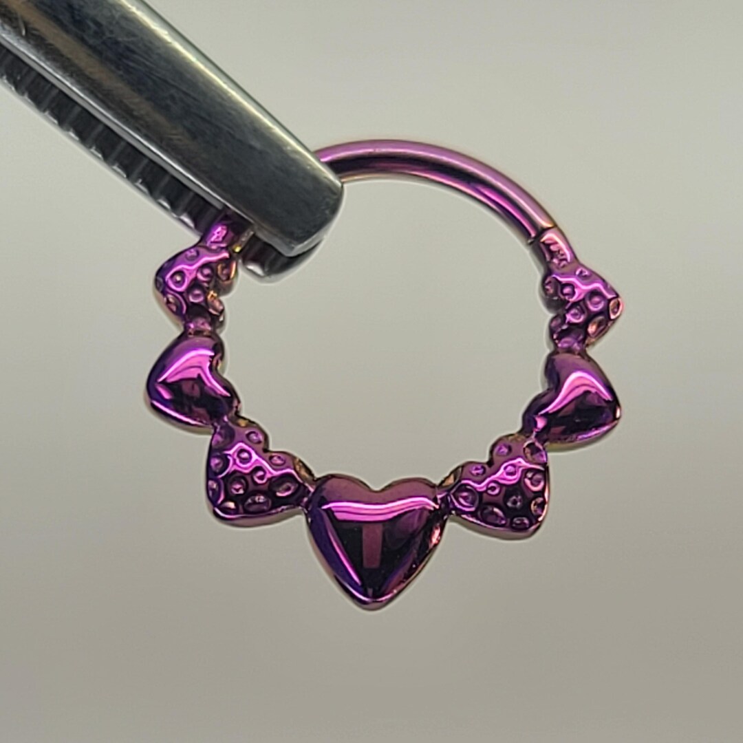 16g Titanium Dimple Heart Clicker Alternating Hearts Fuchsia Finish in ...