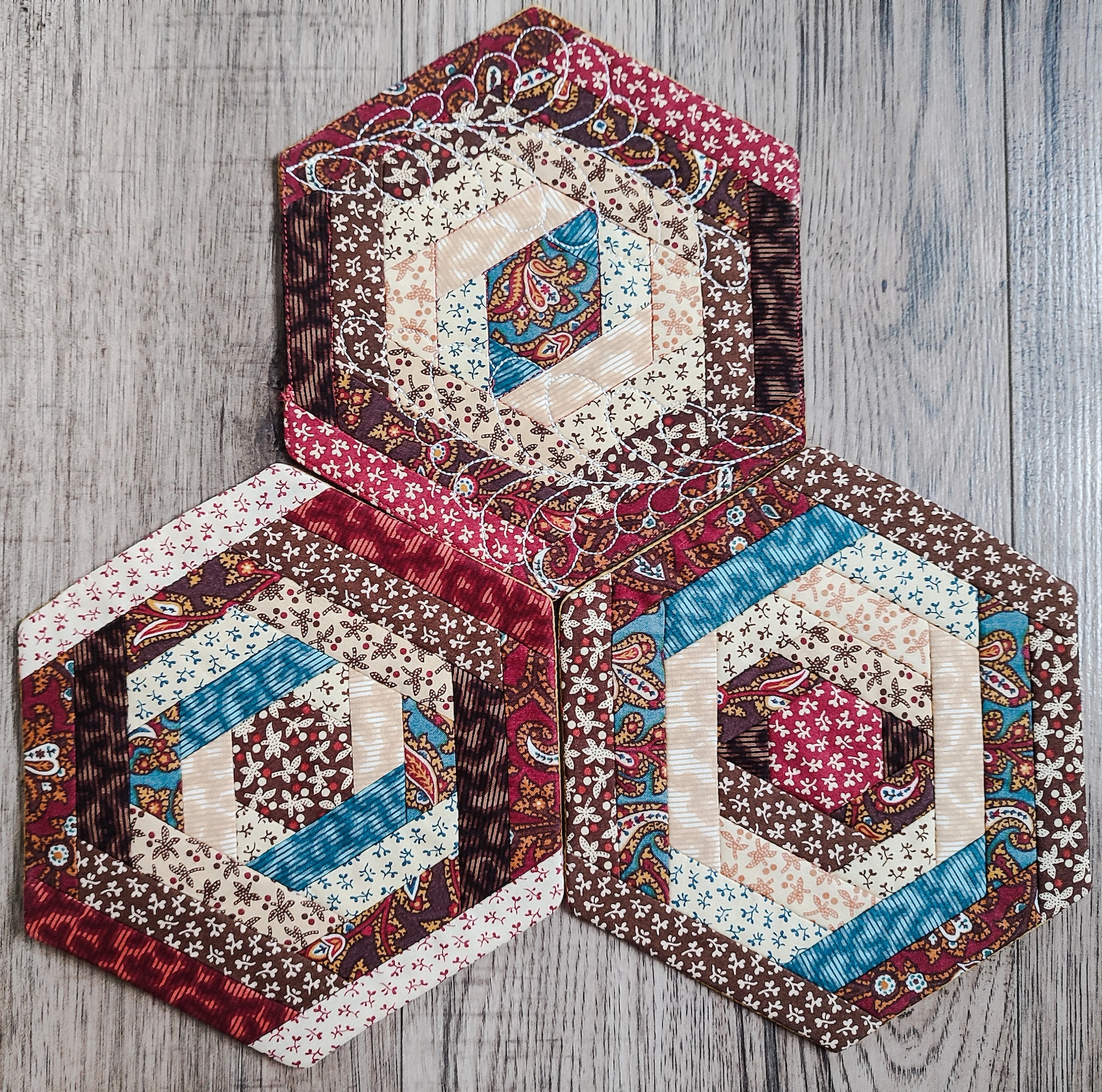 ITH Quilt Block HEXAGON Paper Piece 4x4 5x7 and 8x8 Mug Rug Log Cabin ...