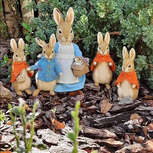 Family of Rabbits. Peter Rabbits Family .mom a Rabbit, Daughters and a ...