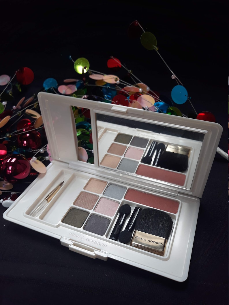 Merle Norman Luxiva 6 Eyeshadow Plus Blush Pearl Compact Retro Pallete ...