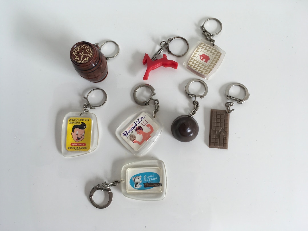 Set of 8 Keychains * Chocolate * Vintage 1960/70 Good Condition ...