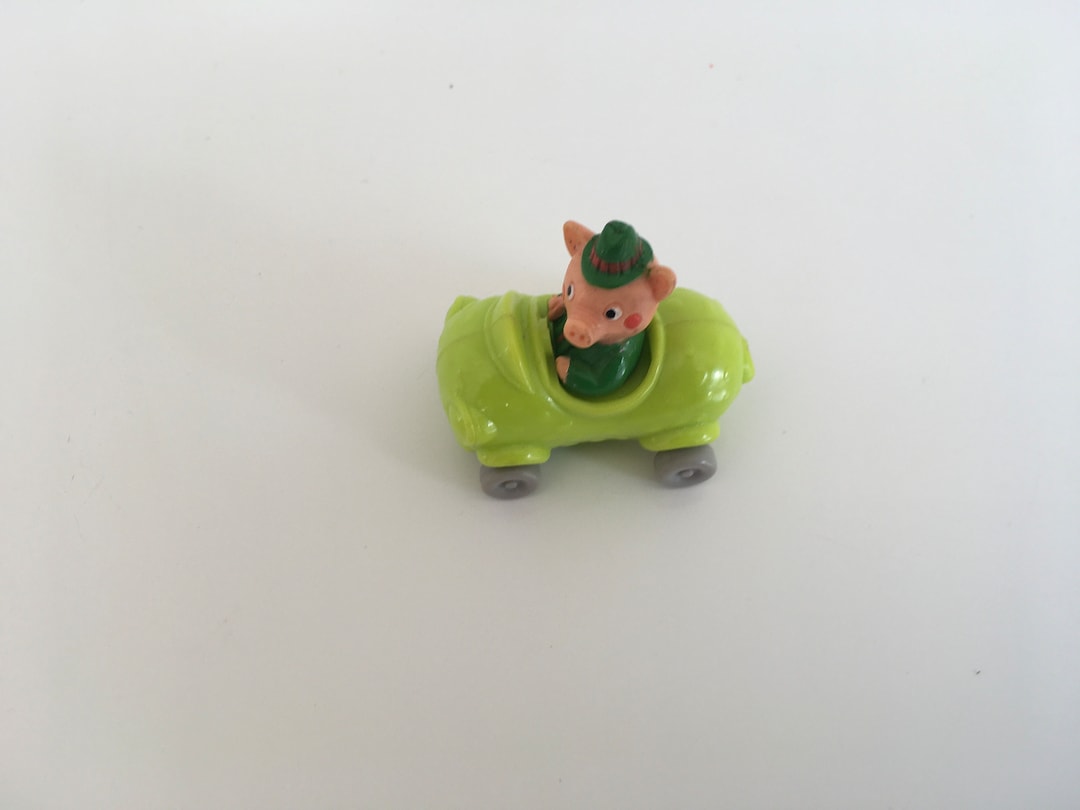 Vintage Richard Scary Frumble Pig in the Car Busy Town 5 Cm Happy Meal ...
