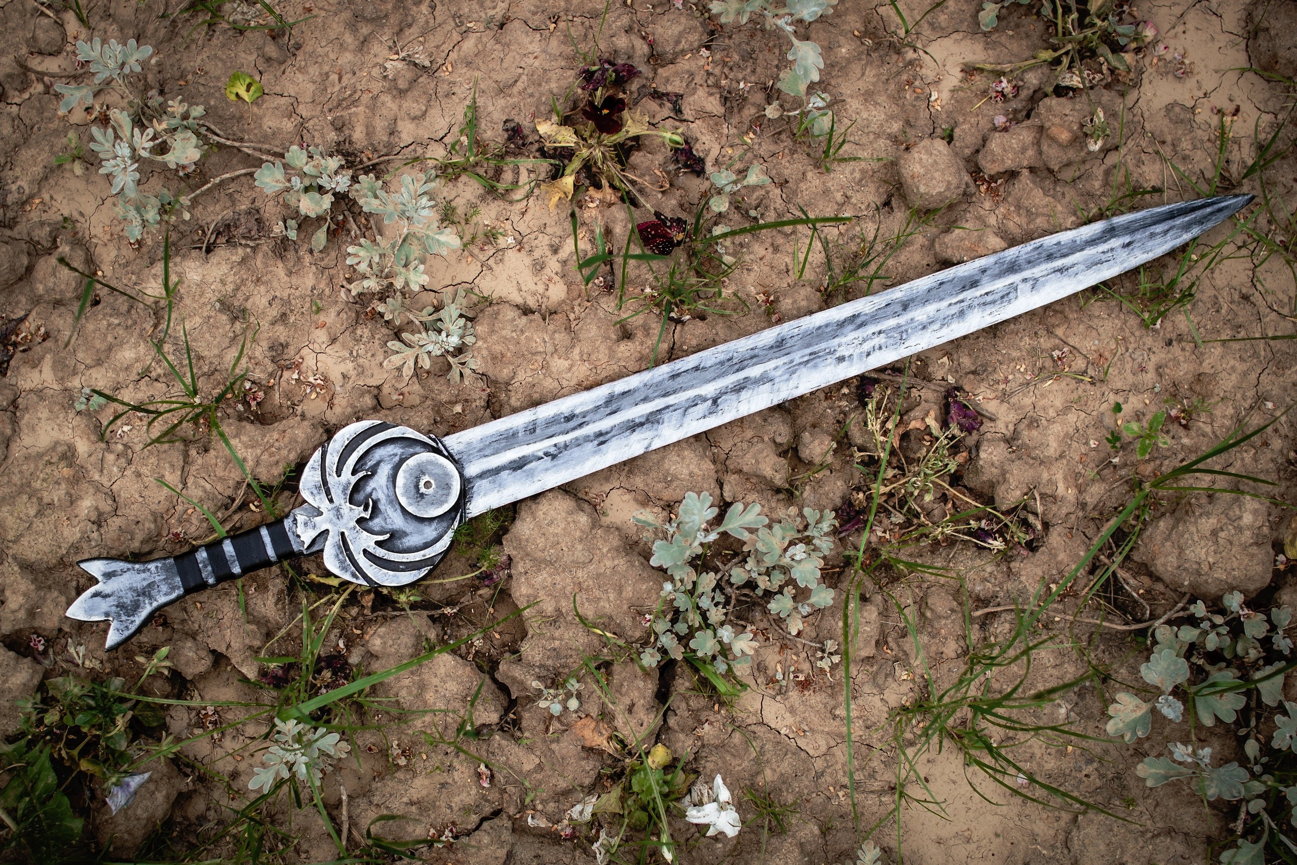 Skyrim Swords cosplay / Elder scrolls Sword weapon | Etsy