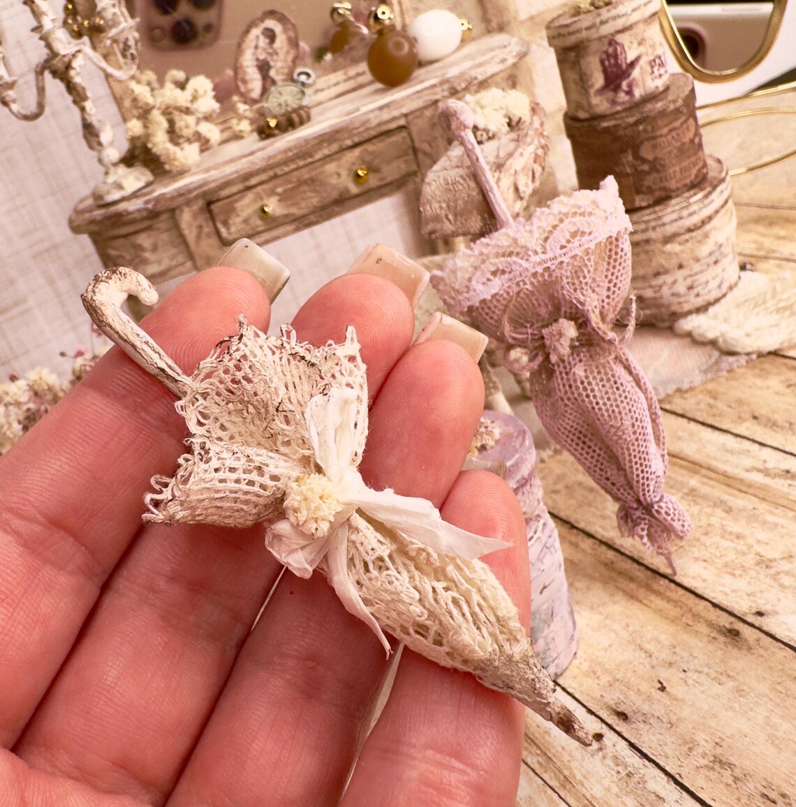 Lace Miniature Umbrella 1:12 | Beige Vintage-style Dollhouse Decor - Etsy