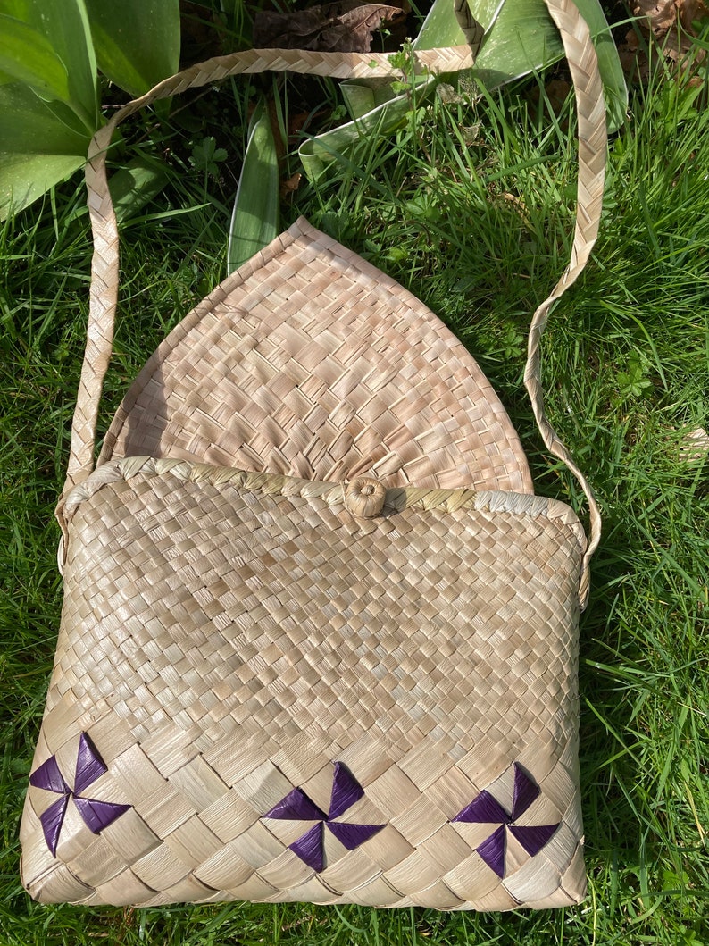 Palm Leaf Basket Bag & Coconut Fan Combo. Natural Pandanus Basket Tote ...