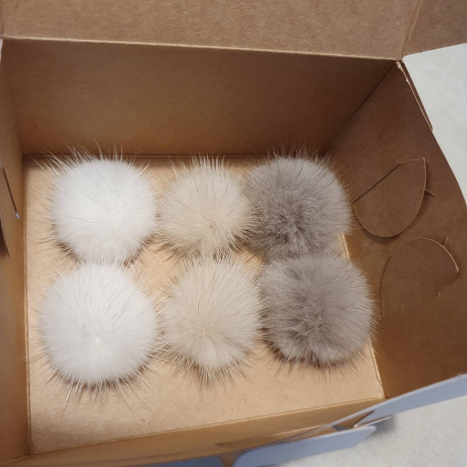 Small mink beads, pompom for handmade brooch - Etsy.de