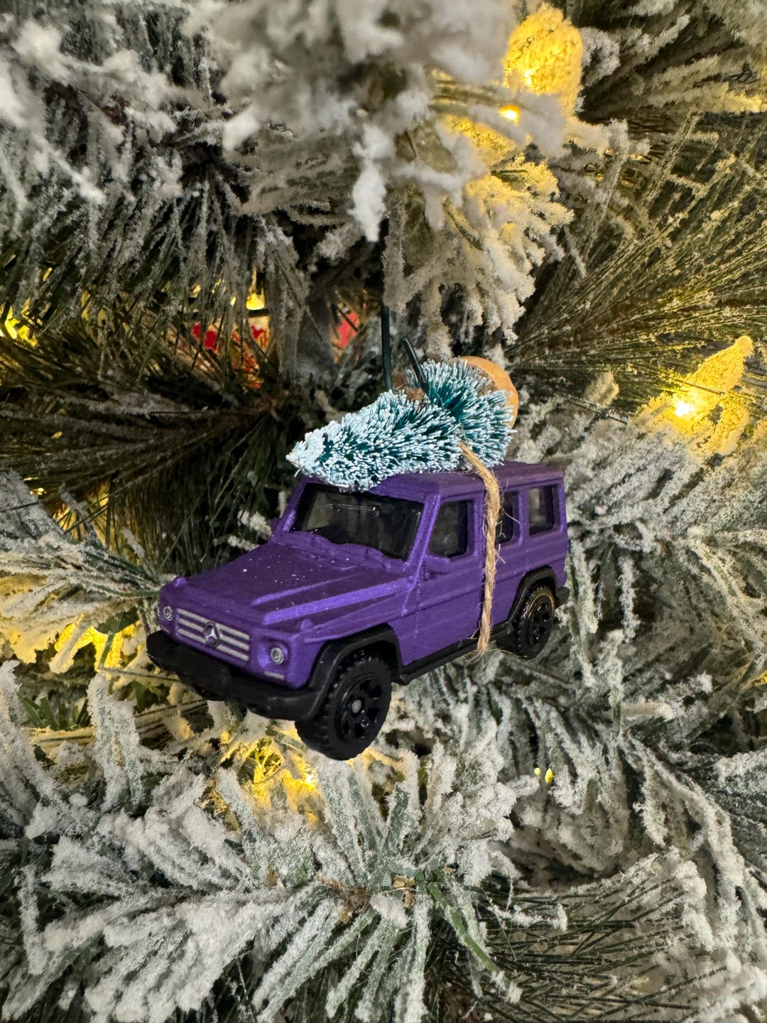 Mercedes Benz G550 Carrying Christmas Tree Christmas Ornament Hot Wheel ...