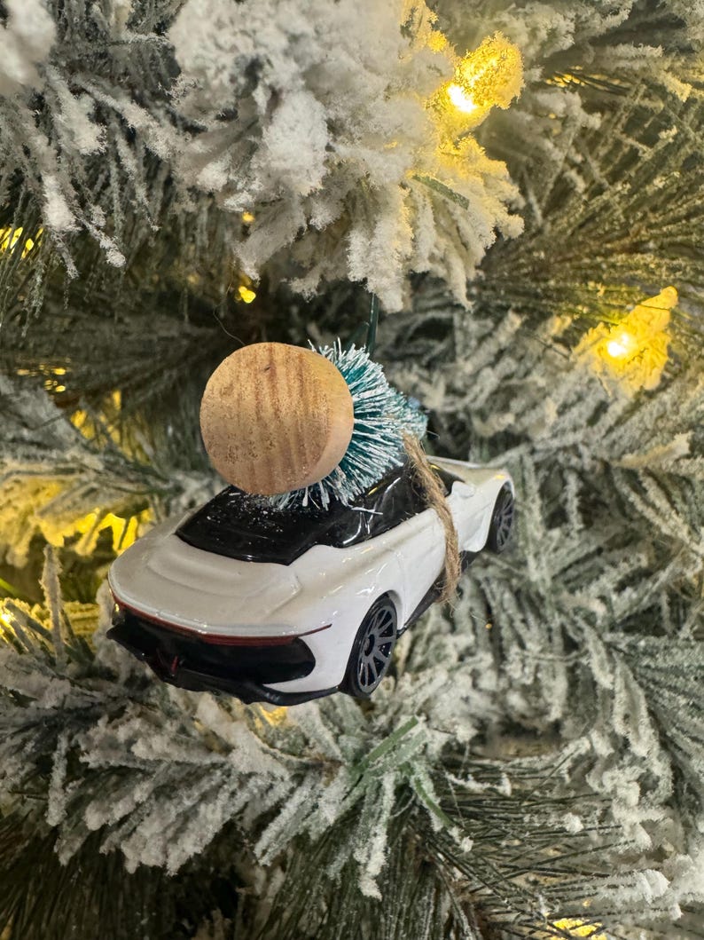 NEW Delorean Alphas White Carrying Christmas Tree Christmas Ornament ...