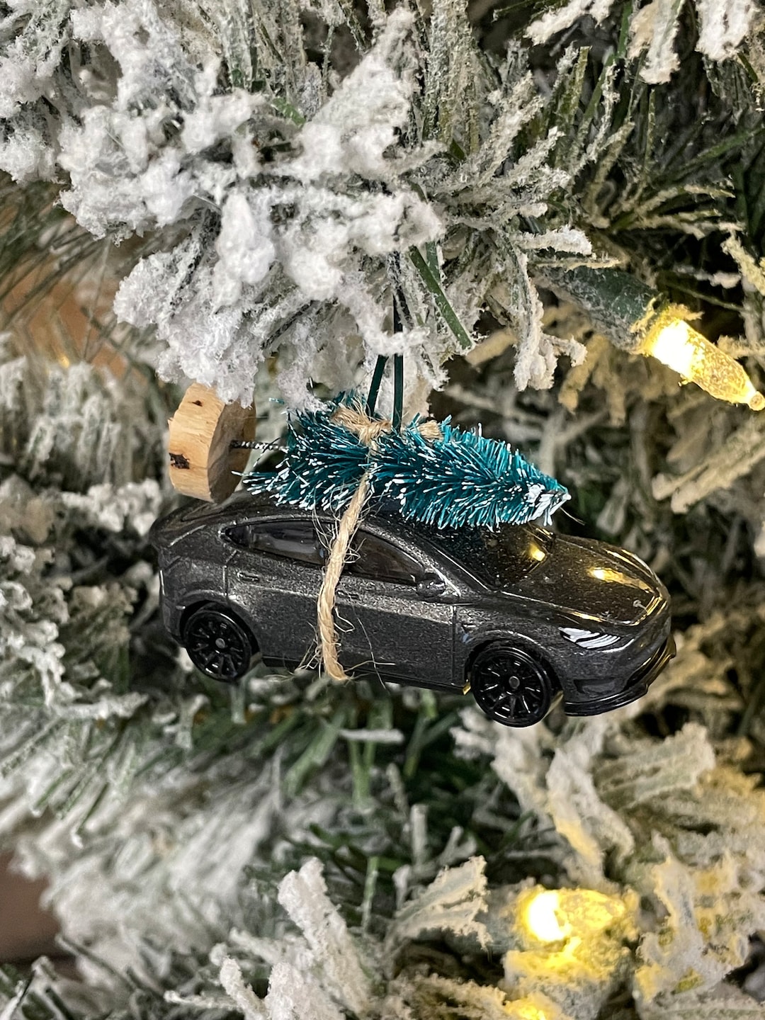 Tesla Model Y Grey / Midnight Silver Carrying Christmas Tree Christmas ...