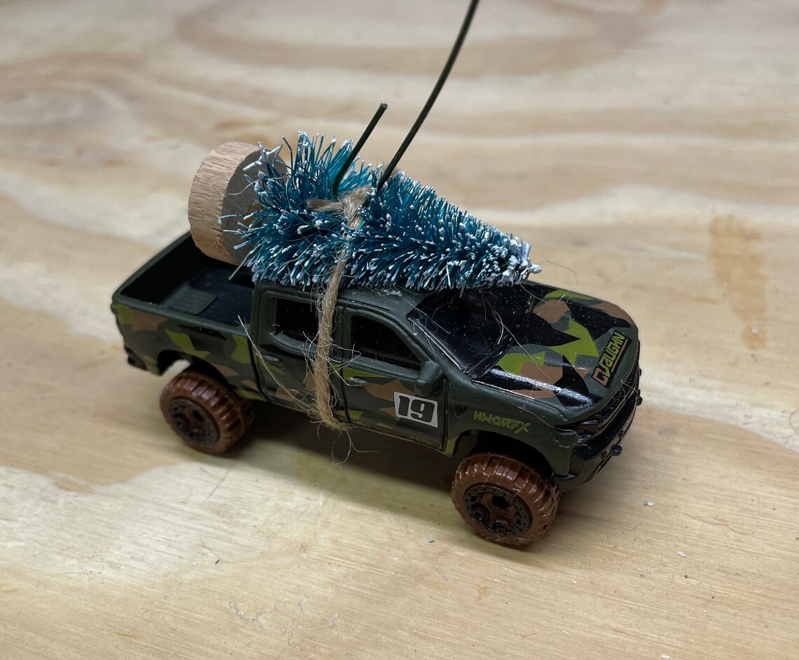 2019 Chevy Silverado Trail Boss 1500 Carrying Christmas Tree Christmas ...