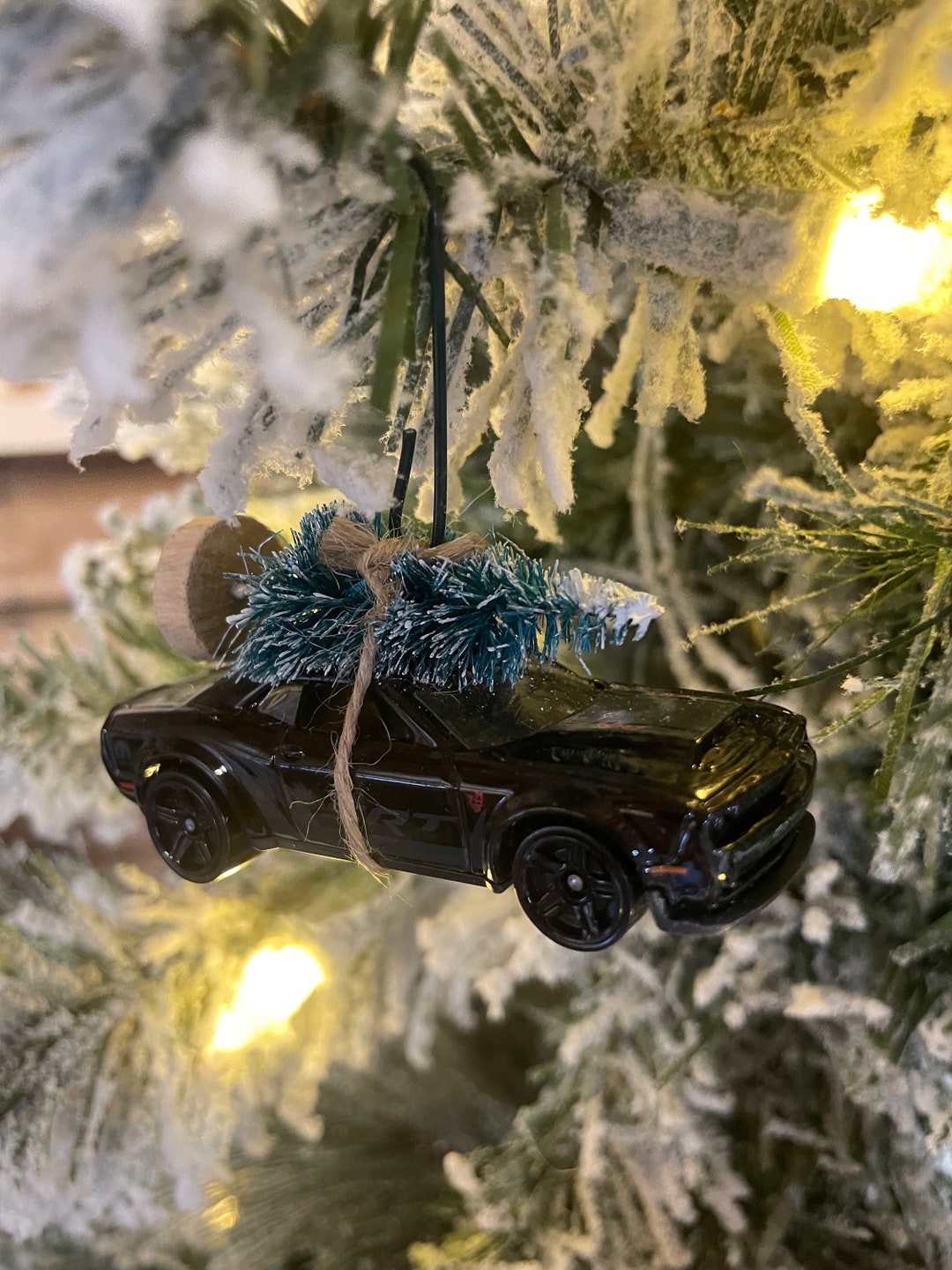 Dodge Challenger Black/black Carrying Christmas Tree Hot Wheel ...