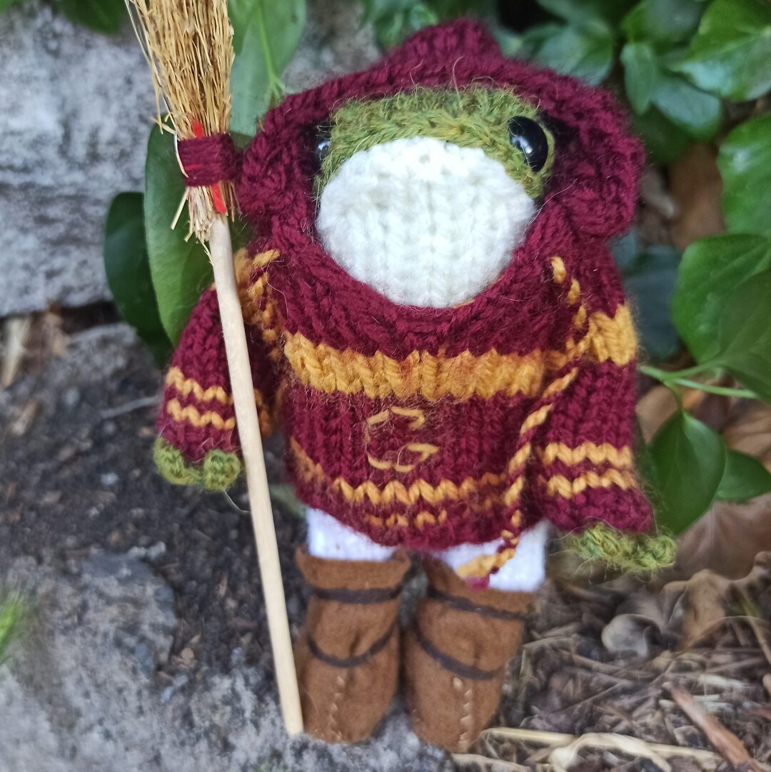 Frog in Quidditch Player Uniform, With Jumper, Trousers, Boots and ...