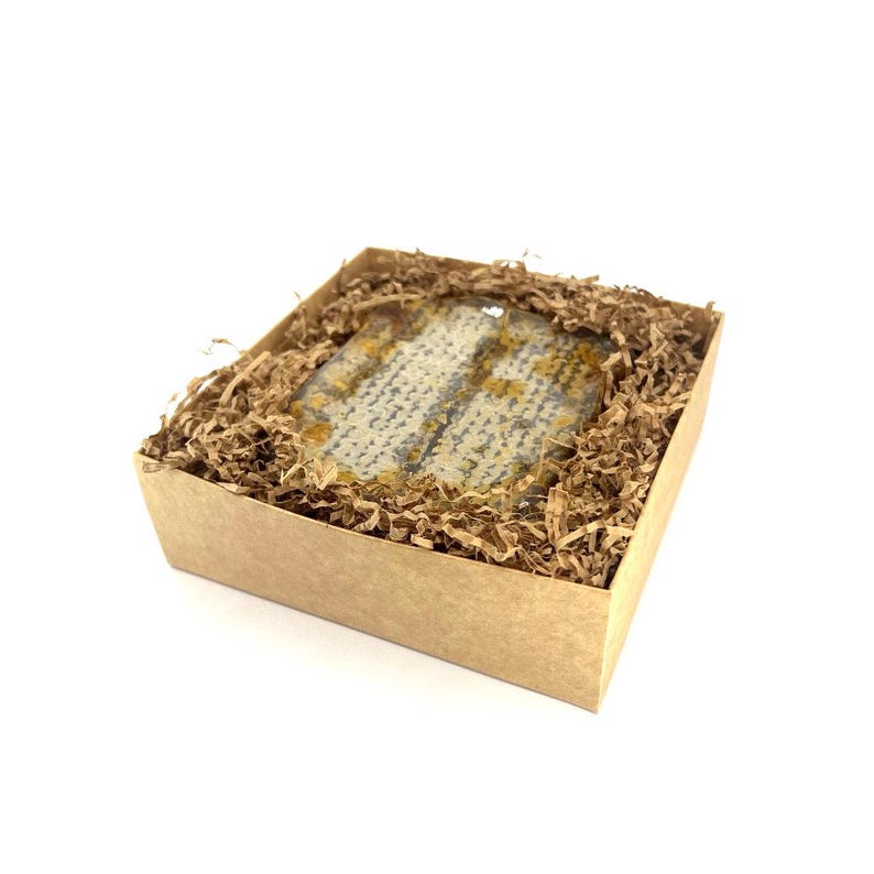 Honeycomb Gift Set With Pure Honey, Beeswax Candles, and White Candle ...