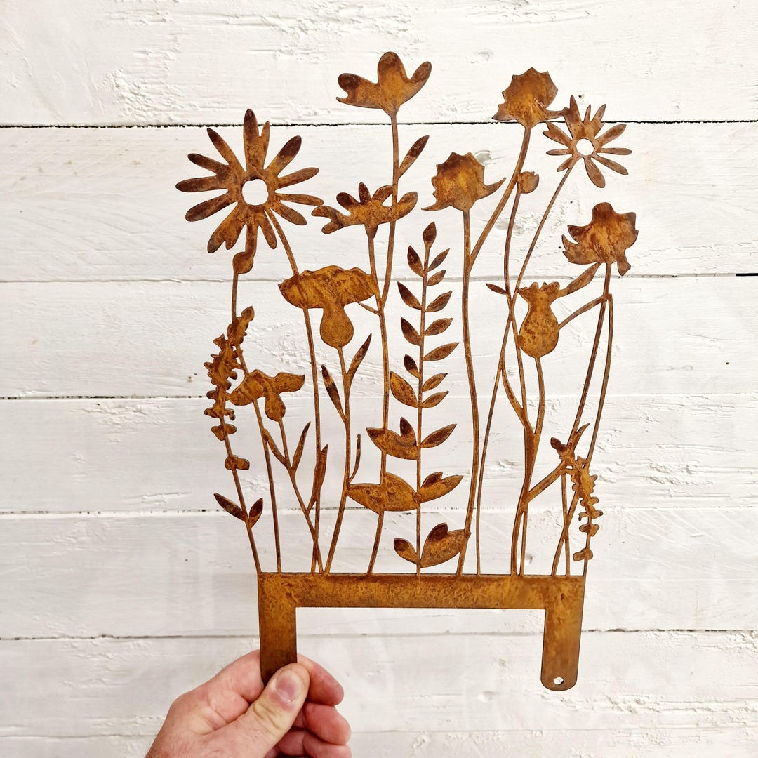 Metal Wildflower Small Pot Planter Decoration Small Garden Ornament ...